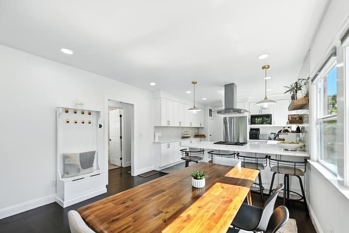 Mid-century Modern Escape - Oakland, CA