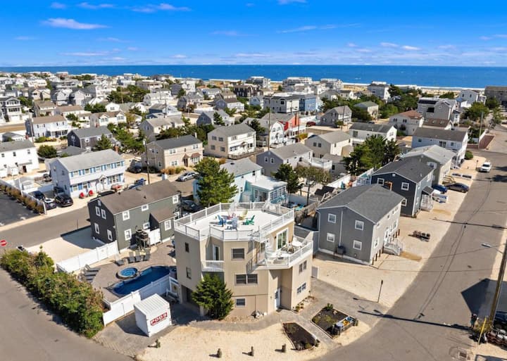Long Beach Island Getaway - Steps From The Beach! - Beach Haven, NJ