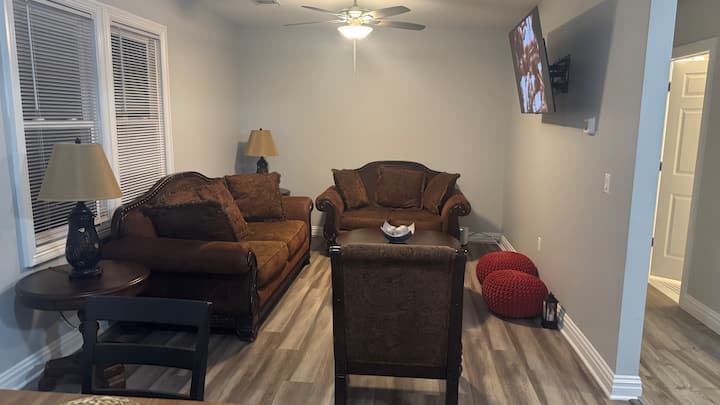 Beautiful 3 Bedroom Apartment. Belleville - New York City