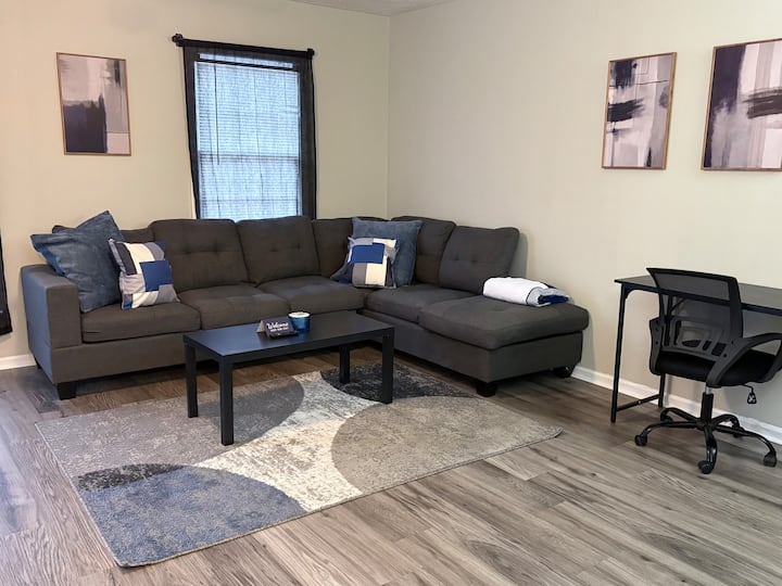 The Retreat Near Fort Jackson | Kingbed | Freepark - Columbia, SC