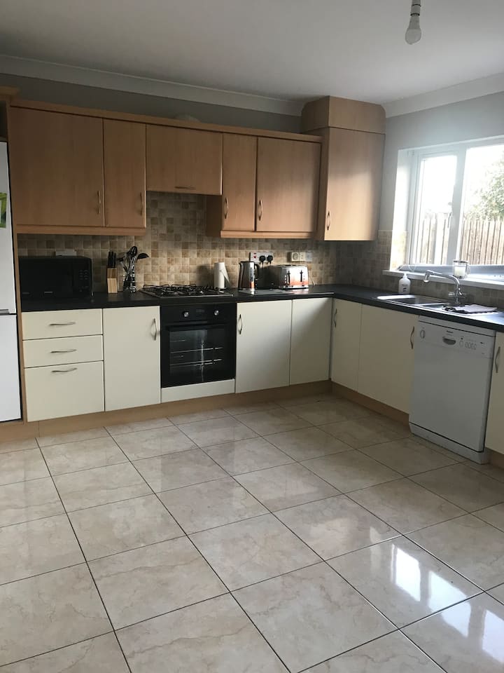 Chancery -Warm, Comfortable, Clean House Available - Tullamore