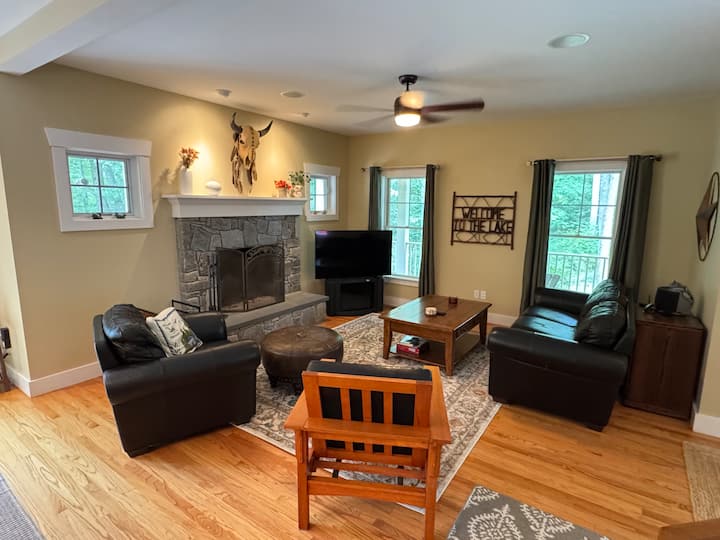 Spacious Cozy Home In Otis - The Berkshires, MA