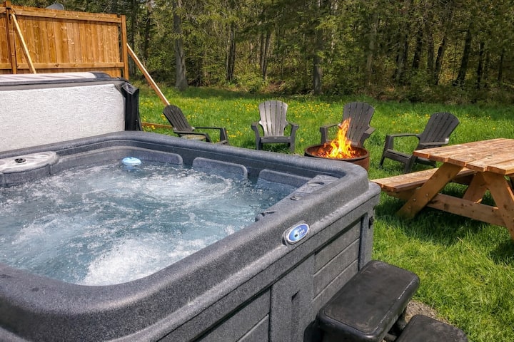 Chalet Nature Avec Spa Privé & Foyer Extérieur - Charlevoix Regional County Municipality