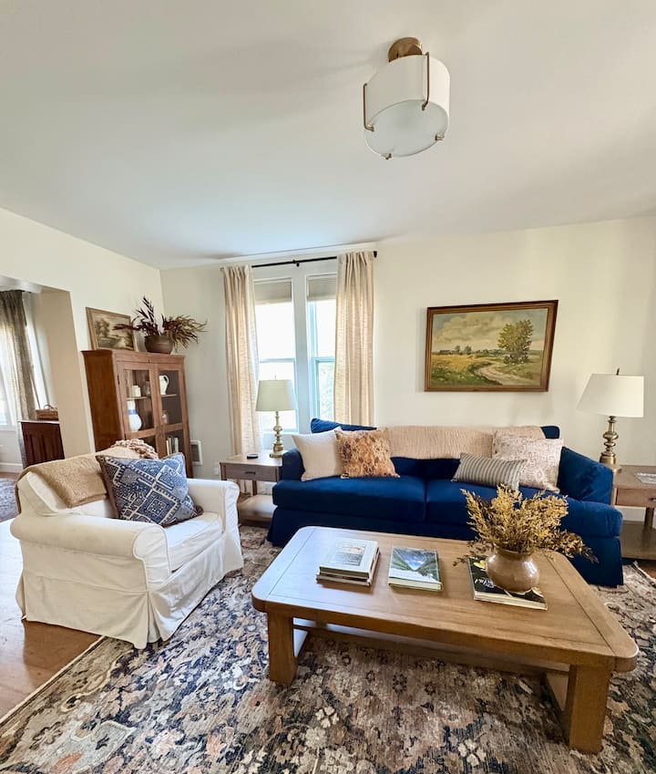 Downtown Spacious Apartment - Moscow, ID