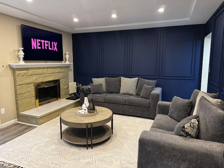 Pool / Movie Room Sleeps 10 - Redlands, CA