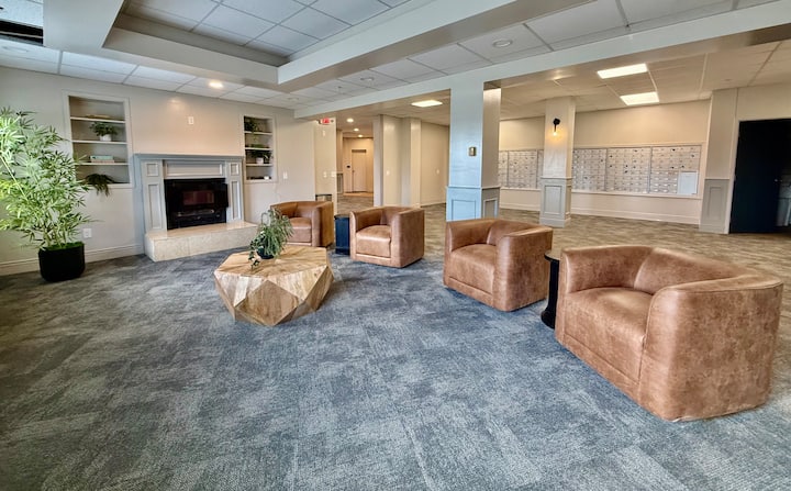 Modern Apartment Steps To Dining & Pickleball Cour - Omaha, NE