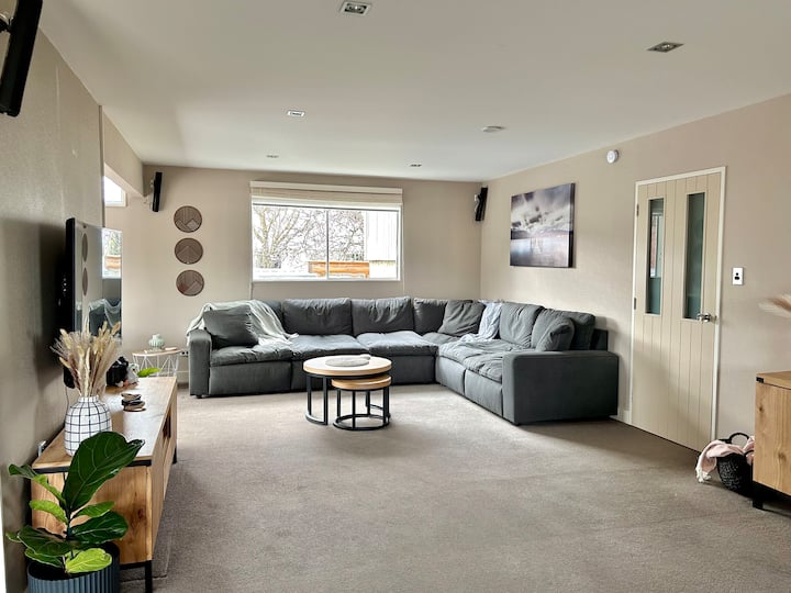 Spacious Family Home On Pompolona - 테아나우