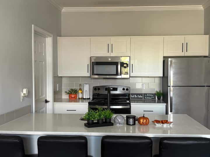 Cozy & Luxurious Apartment In Charlotte Nc— - Charlotte, NC