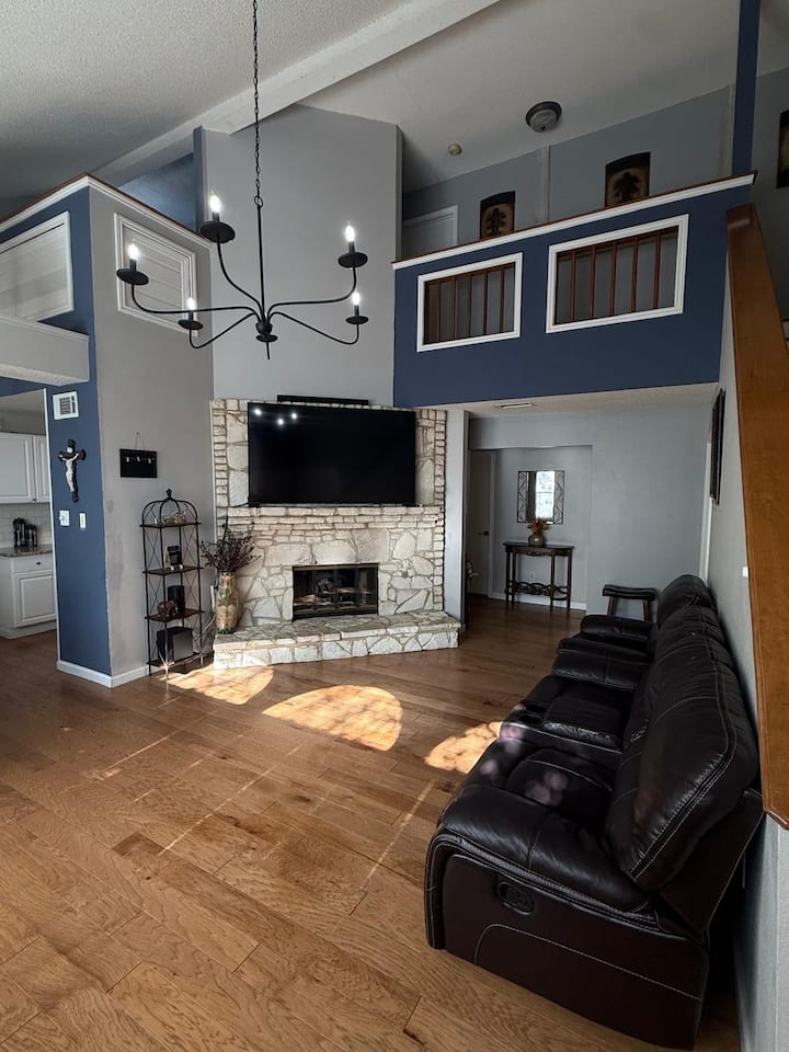 Aunt Betty's Home - Stone Oak - San Antonio