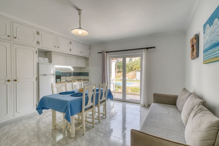 Apartamento T1 Com Terraço Privado E Vista Piscina - Quarteira