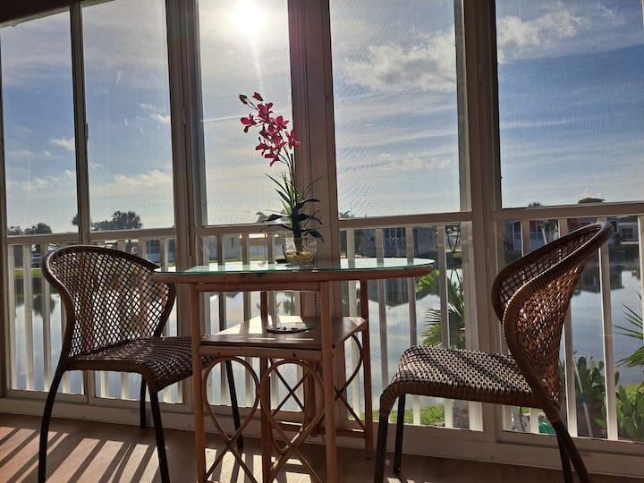 The Sunshine Spot - Sanibel Island, FL