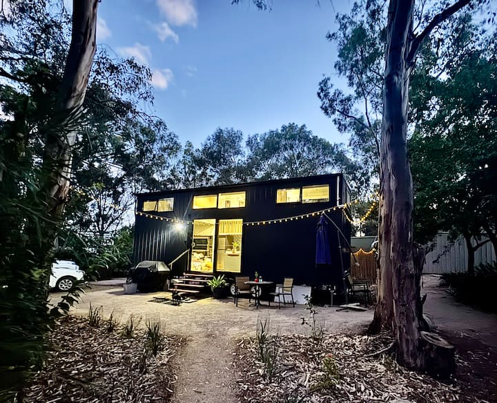 Treetops Tiny House |
2.5hrs Ne From Melbourne - Australië