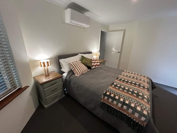 A Little Luxury In The Peaceful Suburbs - Western Australia