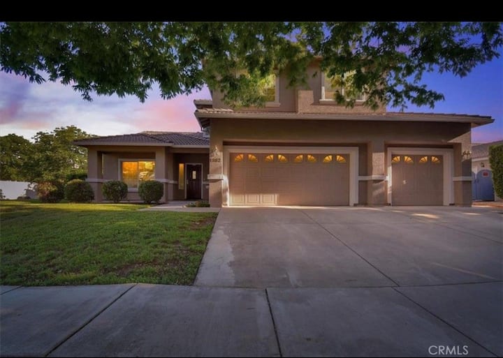 5 Bedroom 3 Bath Home - Yuba City, CA