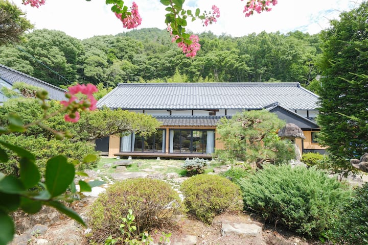 もふもふ庵
お庭、サウナ付きの築100年以上の古民家を一棟まるごと貸切 - Nagano