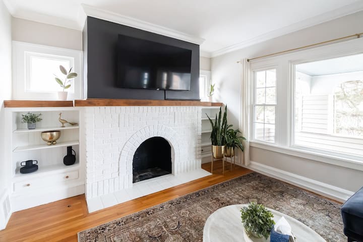Walkable 2br | Coffee, Dining + Hospitals - Cleveland Heights, OH