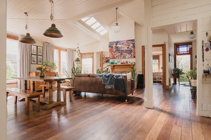 Scorching Bay’s Original Homestead - Wellington