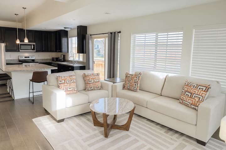 3br Home Min From Denver Airport (Monthly Rental) - Brighton, CO