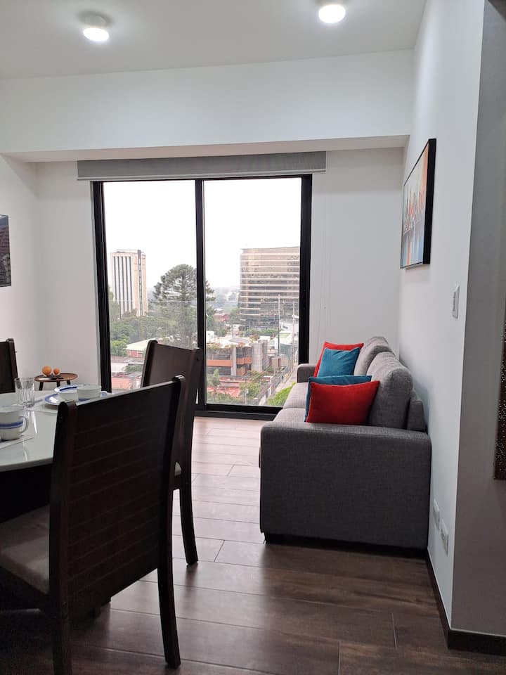 Apartamento Con Piscina Zona 10 - Guatemala