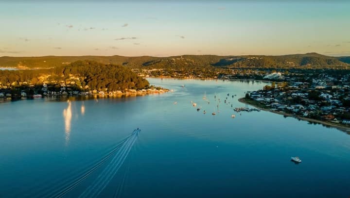 Family & Pet Retreat In Booker Bay - Ettalong Beach