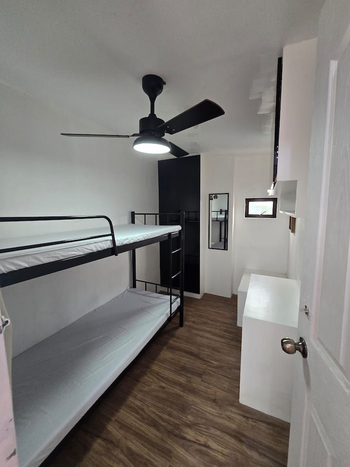 T&a Building Rooftop Good For 8pax - Marikina