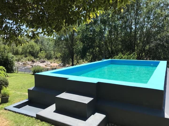 Casa Sobre La Costa Del Río - Villa Carlos Paz