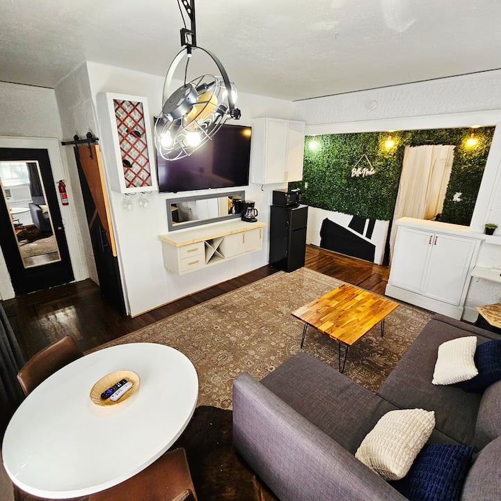 1 Bedroom - Washer & Dryer - Patio - Wifi- Parking - Portsmouth, VA