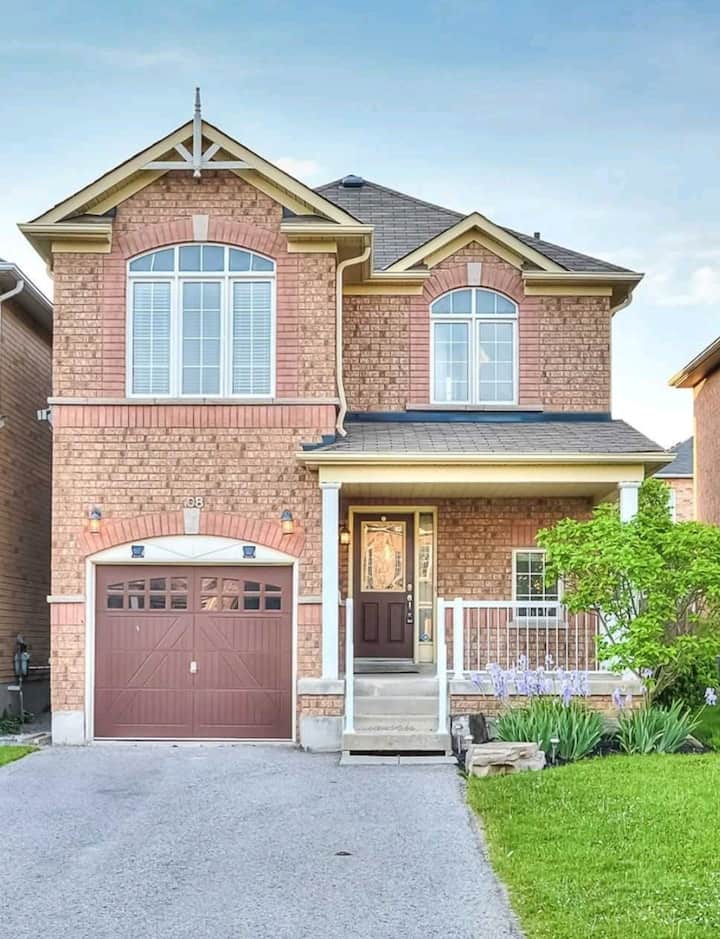 Room With Workspace, Near Opg&gm, 401, Parking - Oshawa