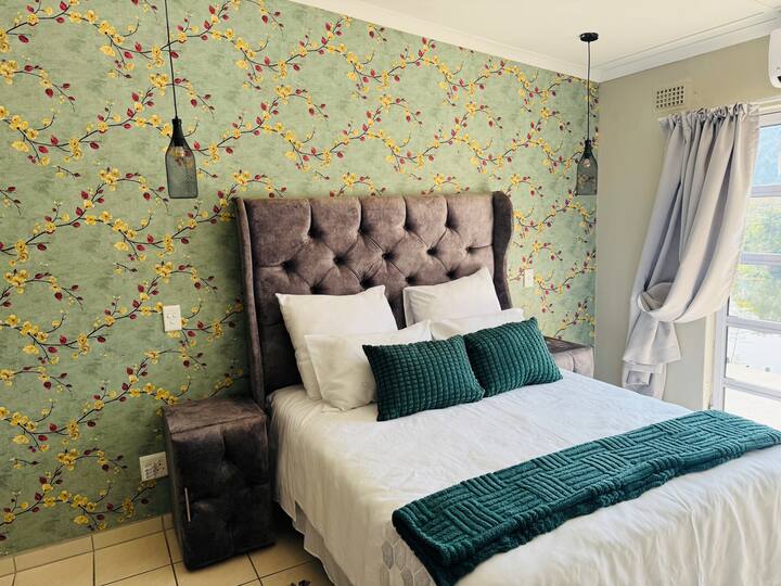 Nampaton Farm (Bumble-bee Room) -Peacevale/drummon - Cato Ridge