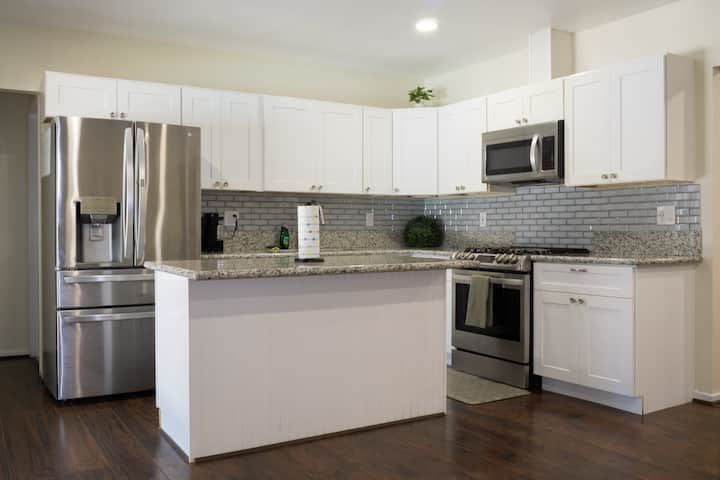 Pool Home In Heart Of Riverside Nearcbu Ev Charger - Riverside, CA