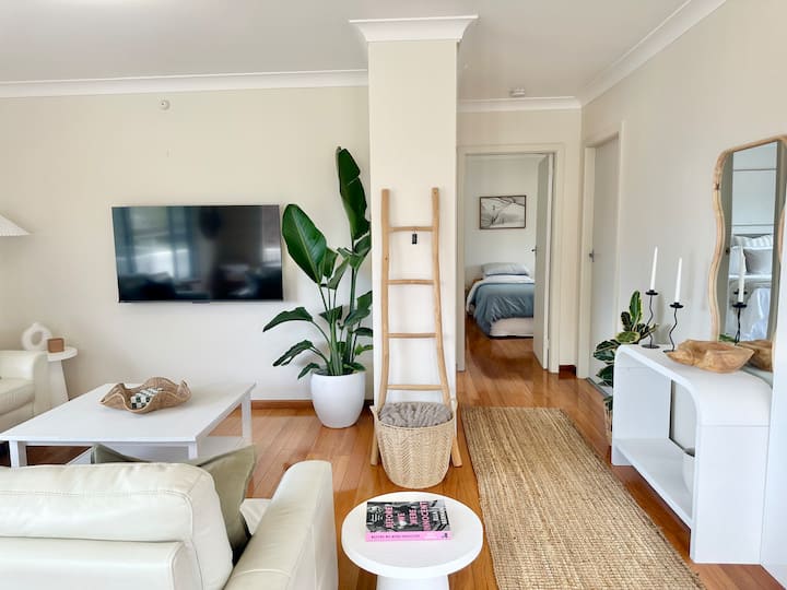 Your Gateway To Mollymook Beach Bliss! - Ulladulla