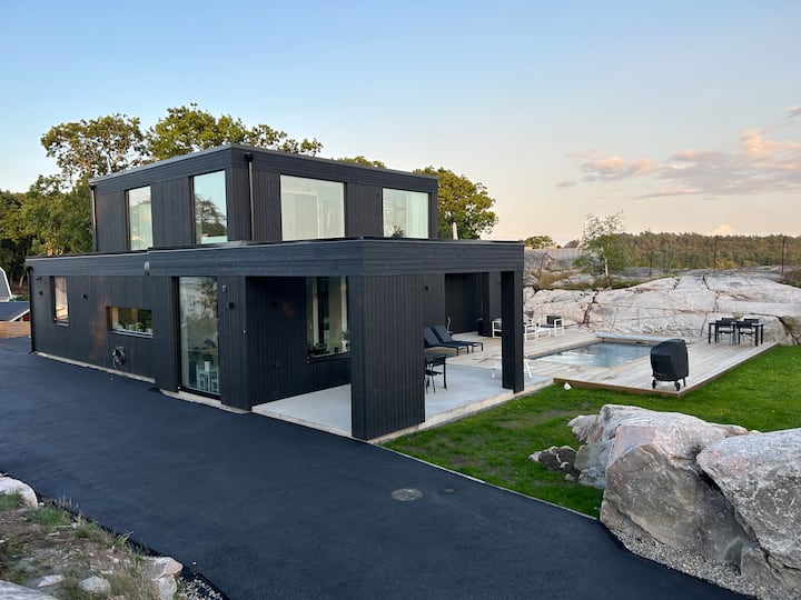 Nybyggt Modernt Hus Med Pool Och Nära Havet - Kungsbacka