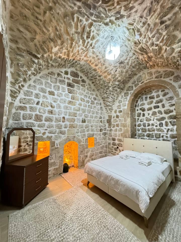 Taştan Bir şAheser, Iki Banyolu, Tam Merkezde - Mardin