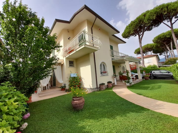 Villa A Marina Di Pietrasanta - Pietrasanta