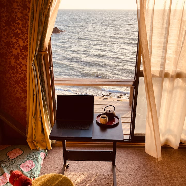 【バンガロー】イルカがよく通る海前。専用テラス付き。 - Kanoya