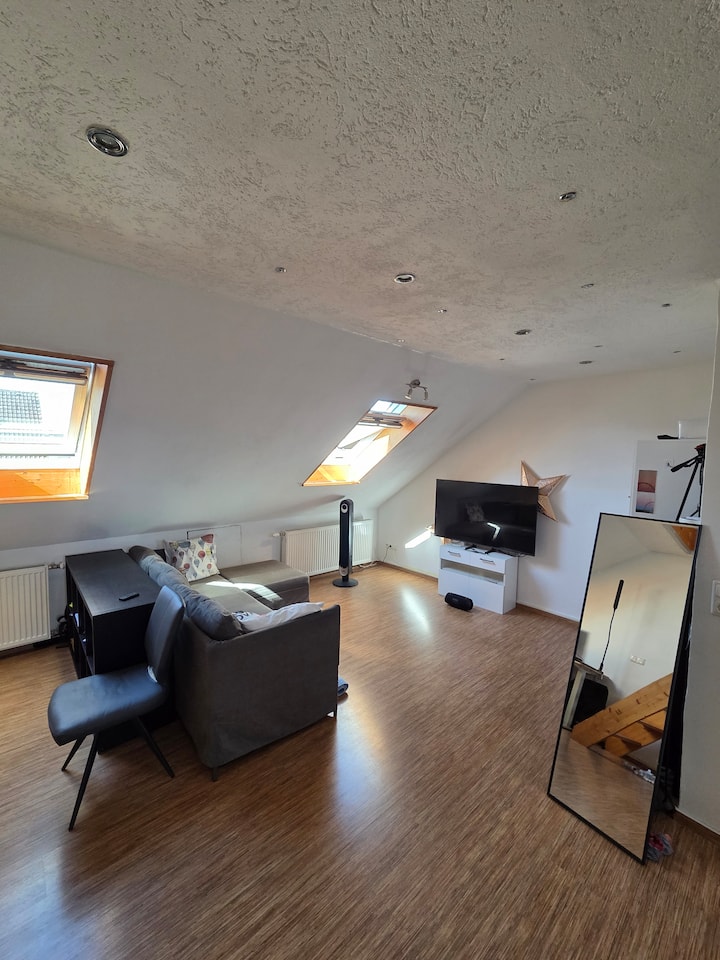 Bright & Airy Attic Hideaway - Bergkirchen