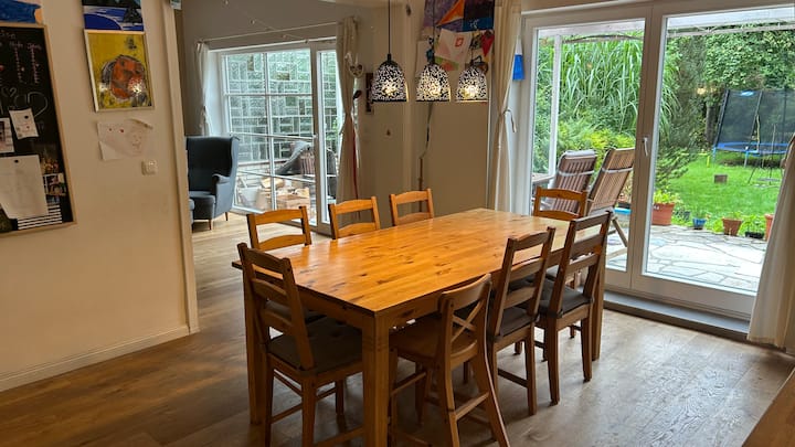 Haus Mit Garten In Hamburg Volksdorf - Stapelfeld