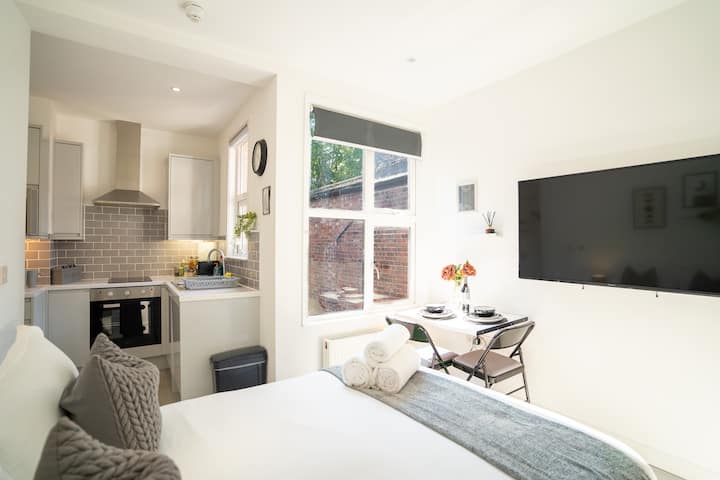 Central Harrow 1bd Studio (The Haven) - Harrow