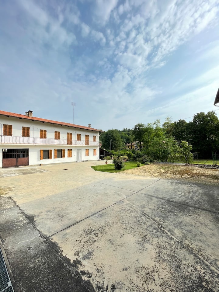 Casa Indipendente Ampia In Zona Collinare Roero - Bra