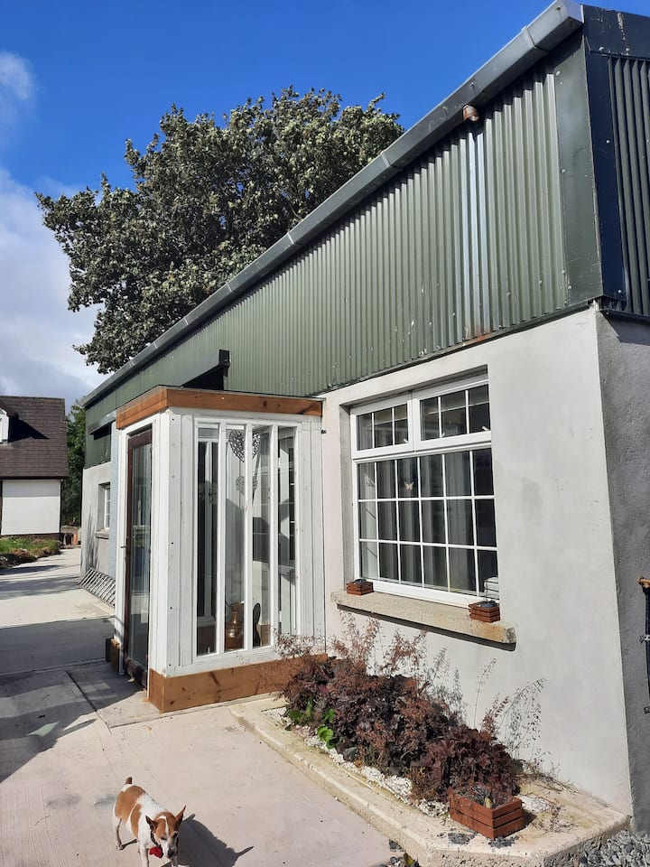 Modern Barn Studio On Family Farm, Tipperary - Nenagh