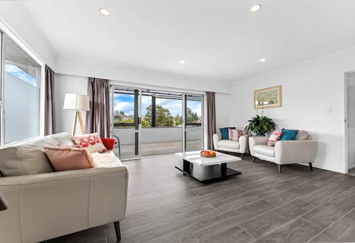Cozy And Beautiful 2br Home In Auckland - ワイヘケ島
