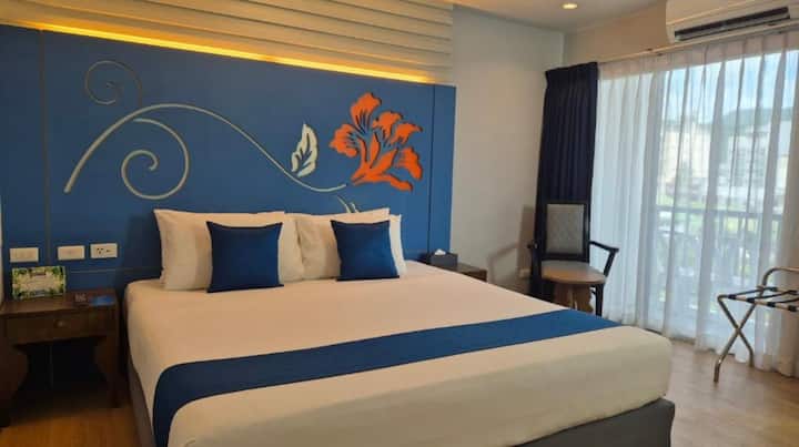 Hotel Deluxe Room@ Patong Beach - Patong Beach