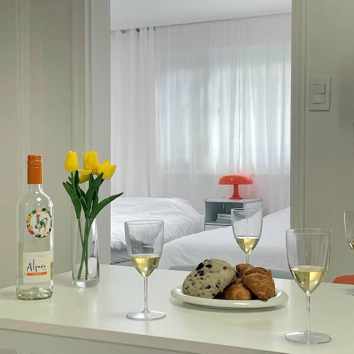 ‼️New/hongdae 8 Min/1f/flat/3r 4b/max8ppl/family - Seoul