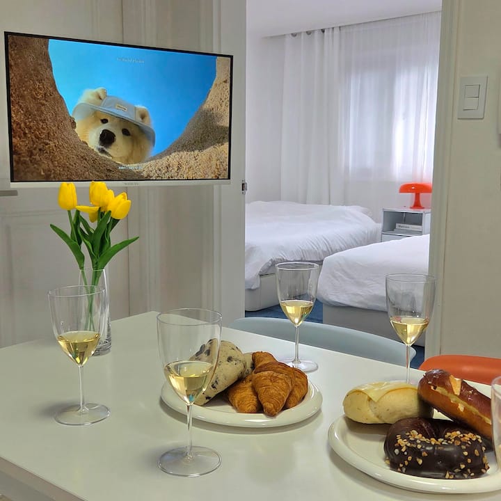 ‼️New/hongdae 15 Min/1f/flat/3r 4b/max 8ppl/family - Seoul