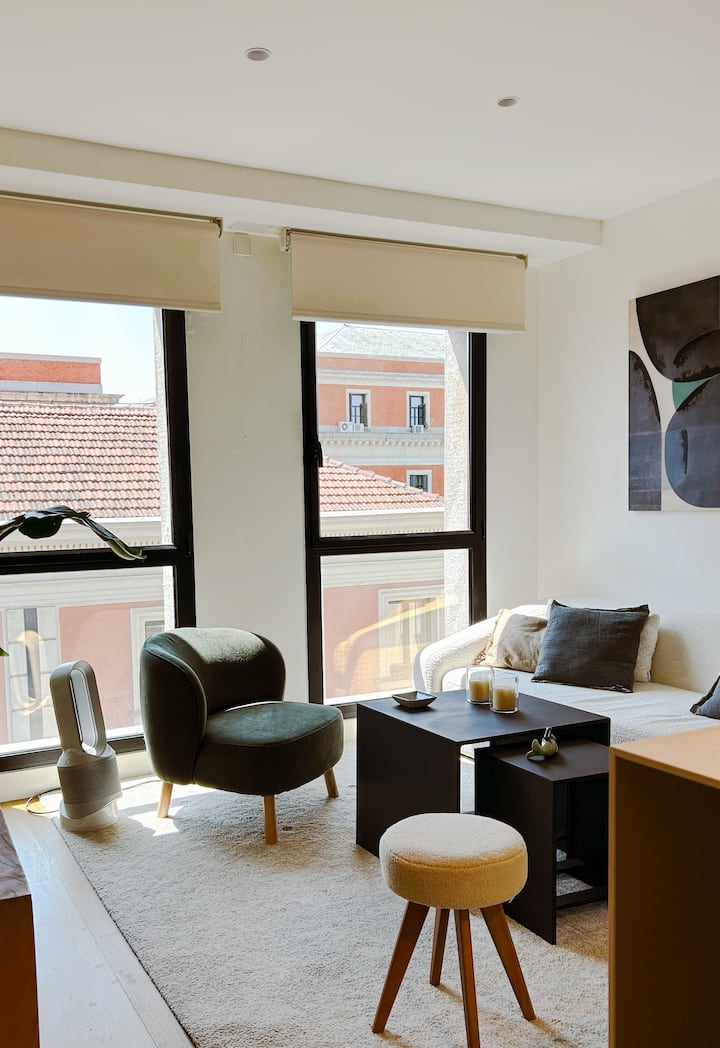 Soleado Estudio En Madrid Centro - Madryt