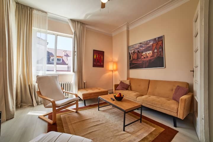 Heart Of Sofia: 2 Bdr • Elevator • Balcony • Relax - Sofia