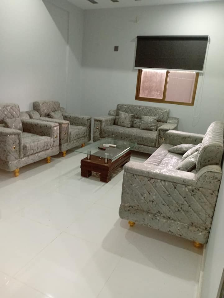 Spacious Apartment On Ground Fl. - Karachi
