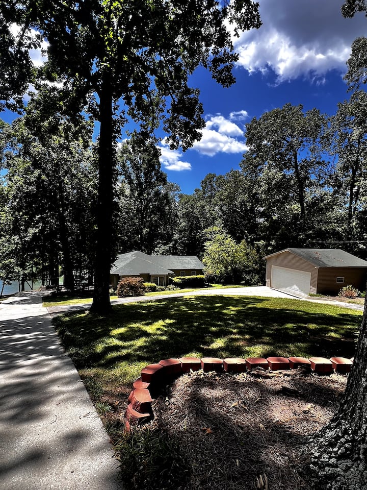 Lake Hartwell Home ~Fishing~ 11 Miles To Clemson - Seneca, SC