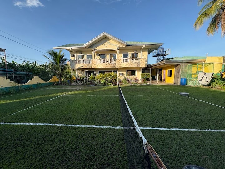 A Place Where You Can Feel Living In A Modern Stay - Saskatoon