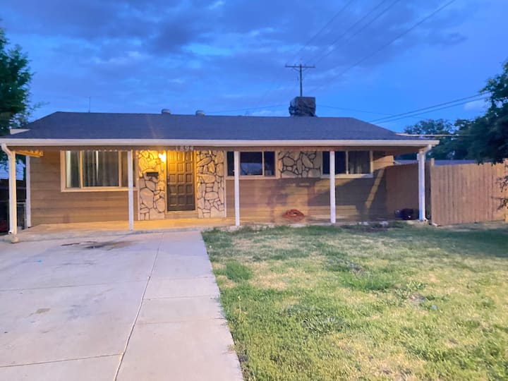 Denver Central Gem Perfect Location Modern Comfort - Englewood, CO